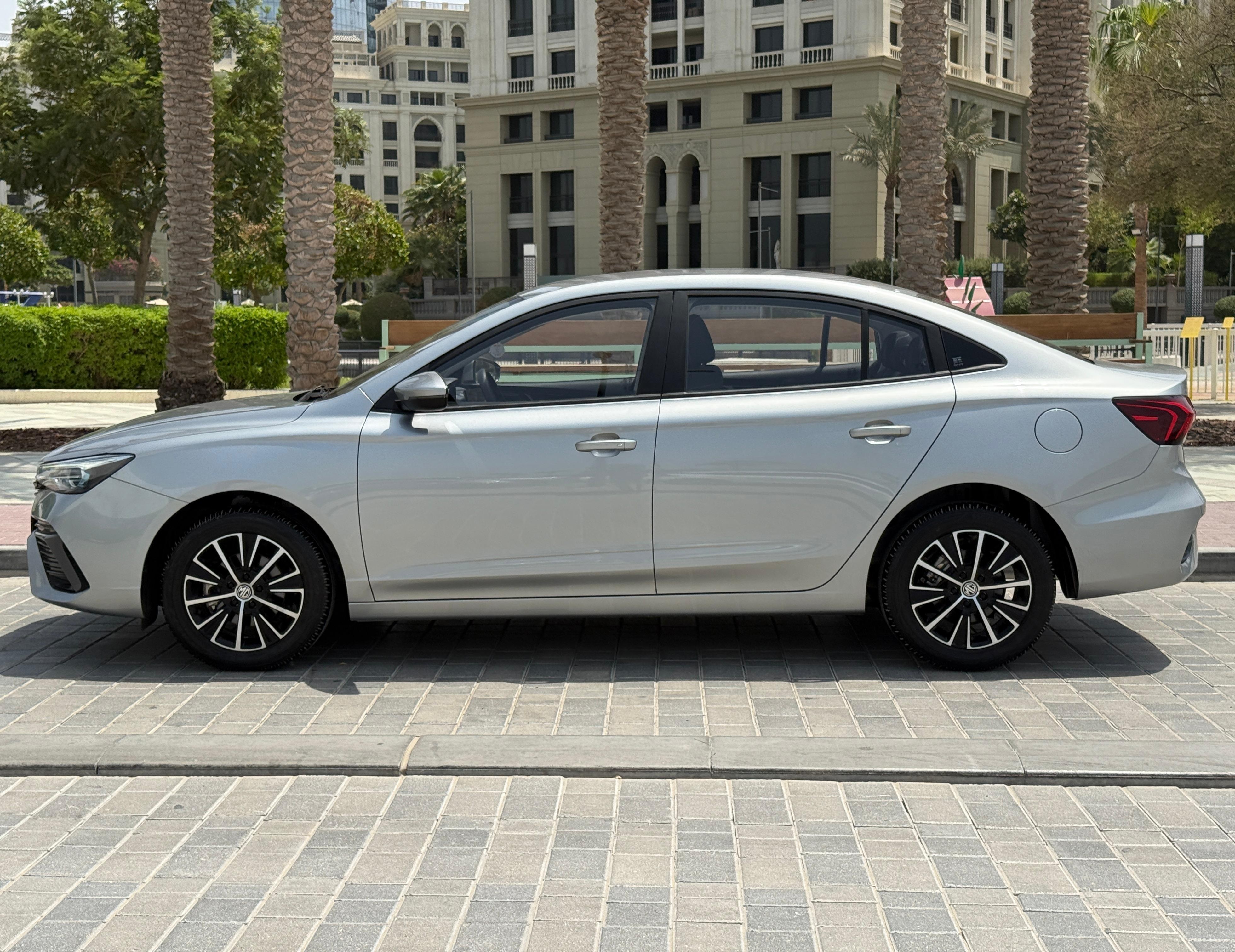 MG5 PLUS - DRIVUS Car Rental